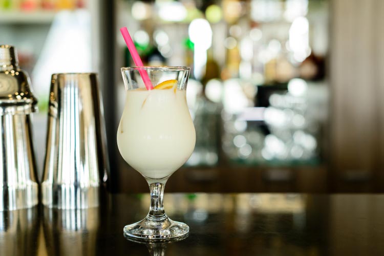 Malibu mit Ananas